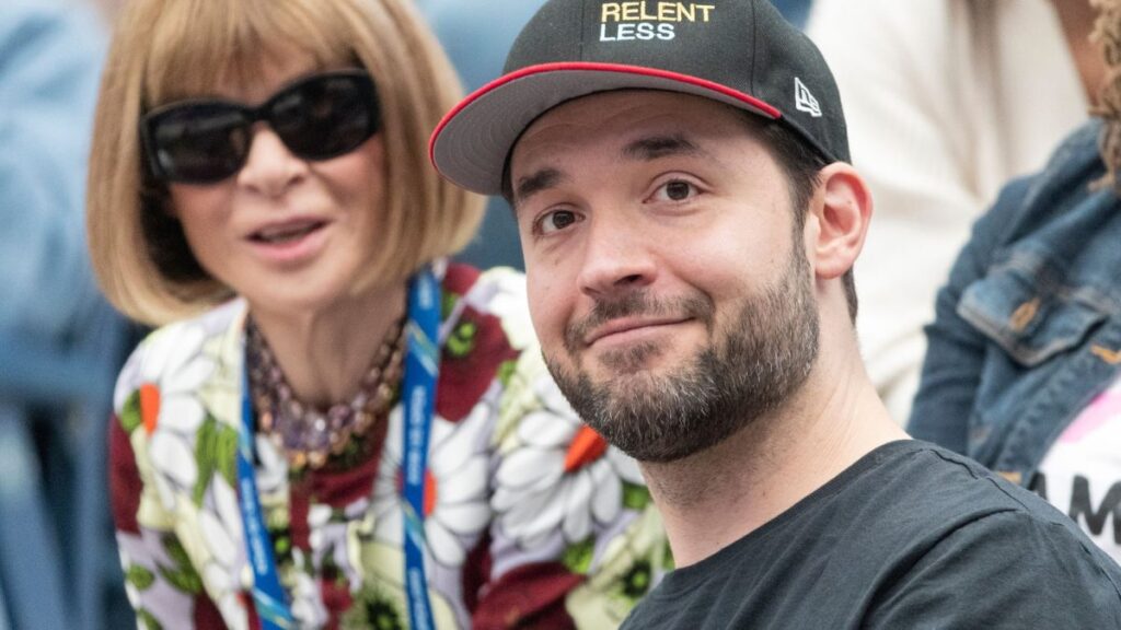 The founder of Reddit revives his deceased mother thanks to an AI. A ...