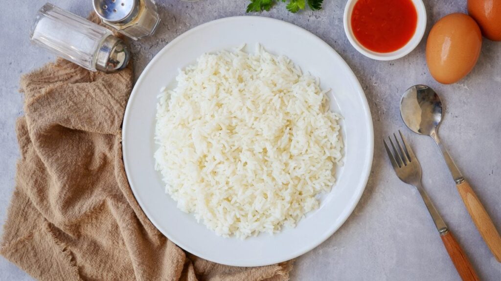 Yes, you can make white rice healthier: here is the method to know ...